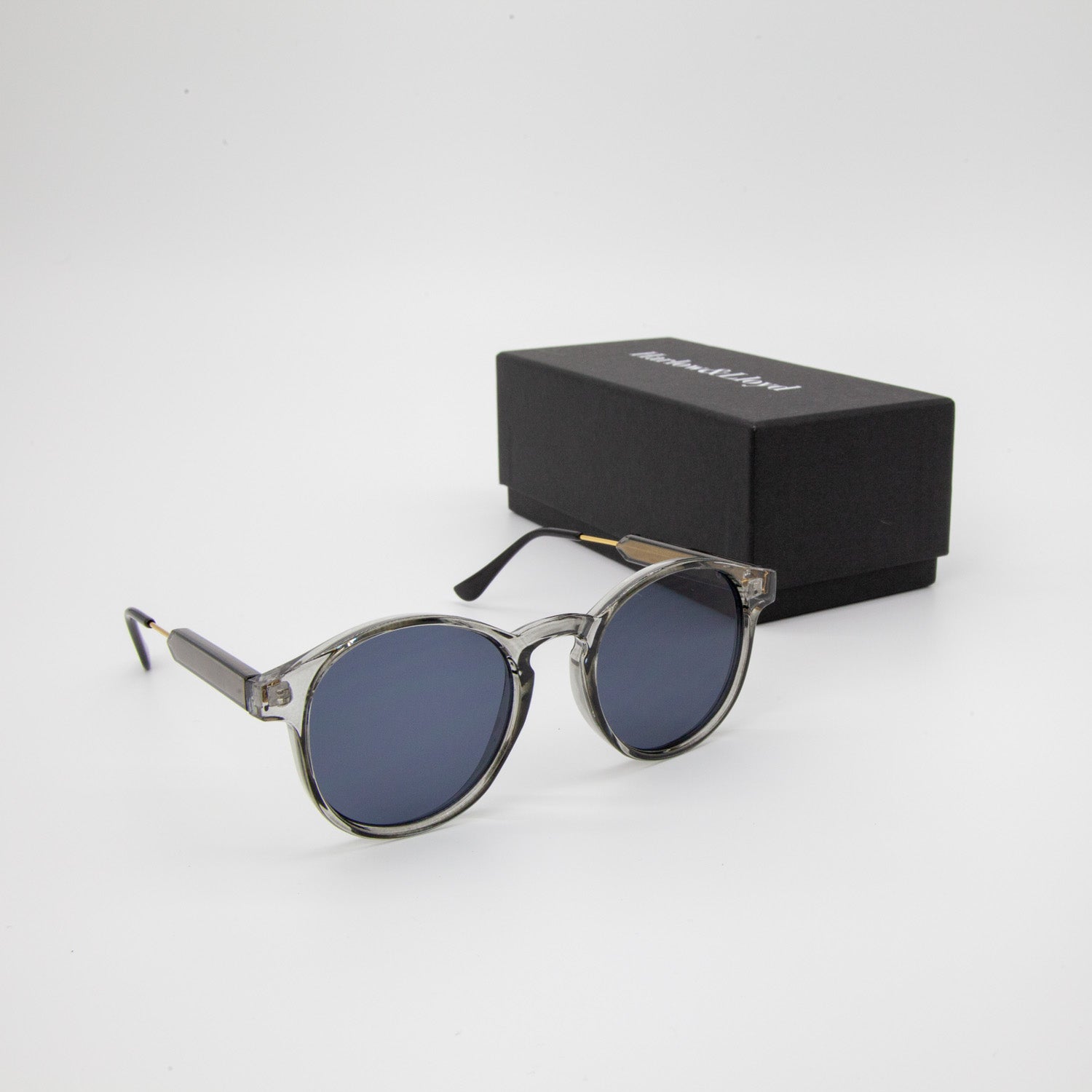 Noah Round Frame Sunglasses in Grey – Harlow & Lloyd